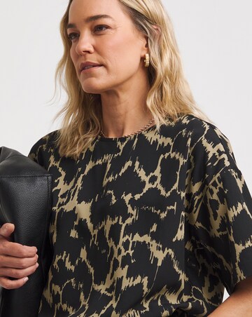 Printed Crepe Boxy Short Sleeve Top | JD Williams